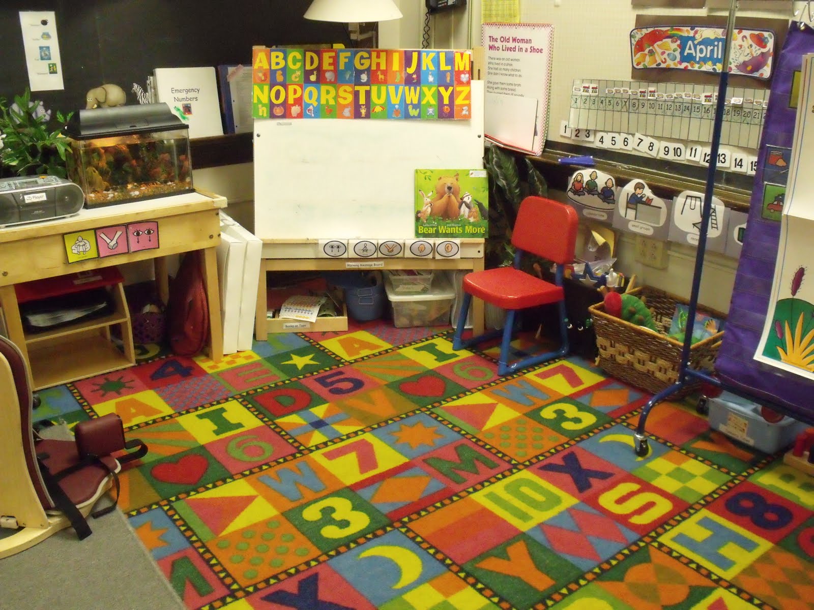 "How Long is This Hall!?": Reducing Visual Distractions