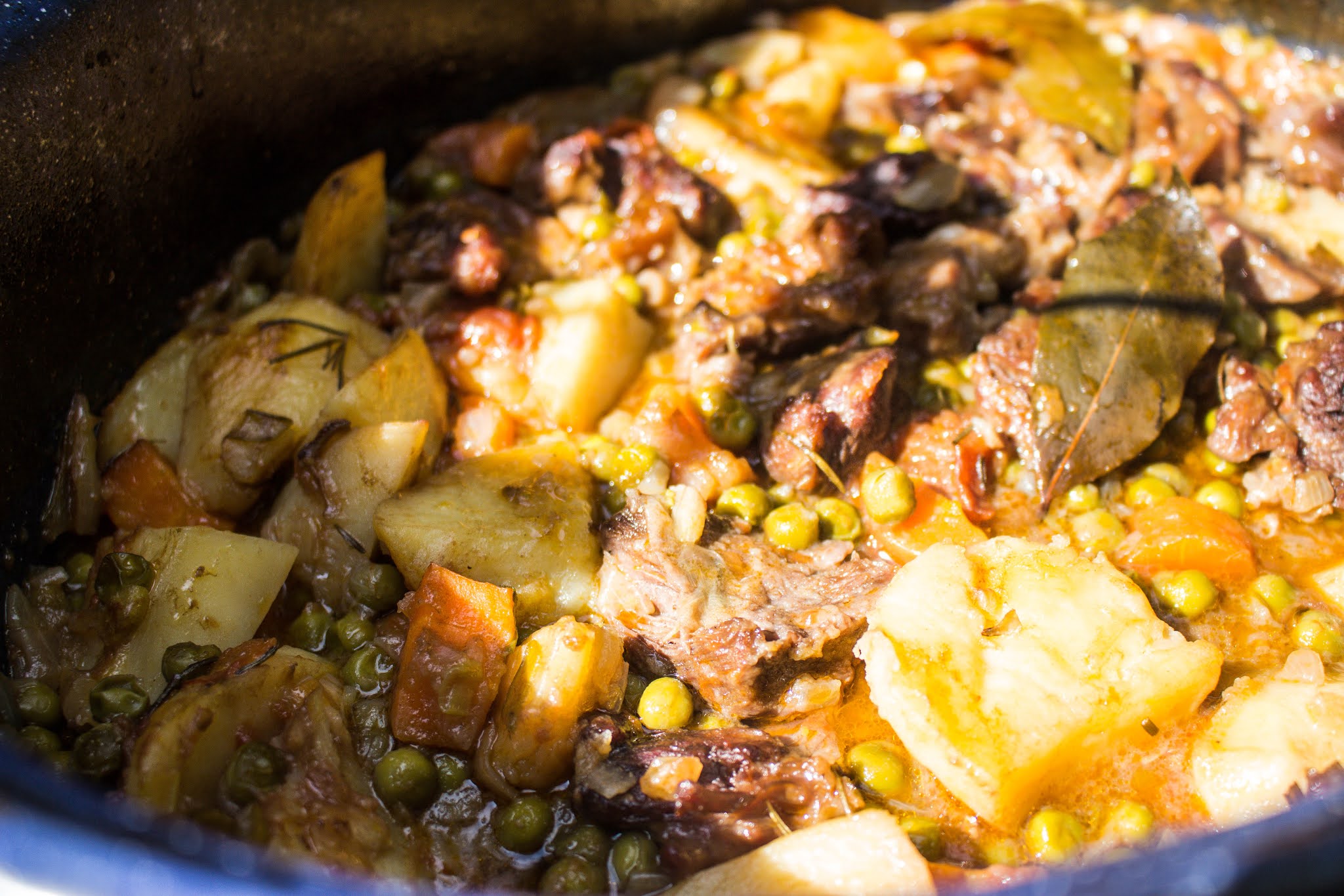 ΜΕΛΩΜΕΝΟ ΜΟΣΧΑΡΑΚΙ ΣΤΗ ΓΑΣΤΡΑ ΜΕ ΛΑΧΑΝΙΚΑ | MELTED BEEF WITH VEGGIES IN ...