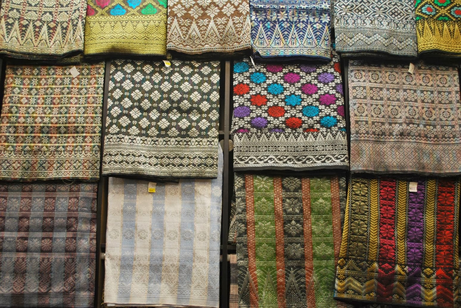 Ex-SMGRian 1991: Identiti Terengganu: Songket dan Batik