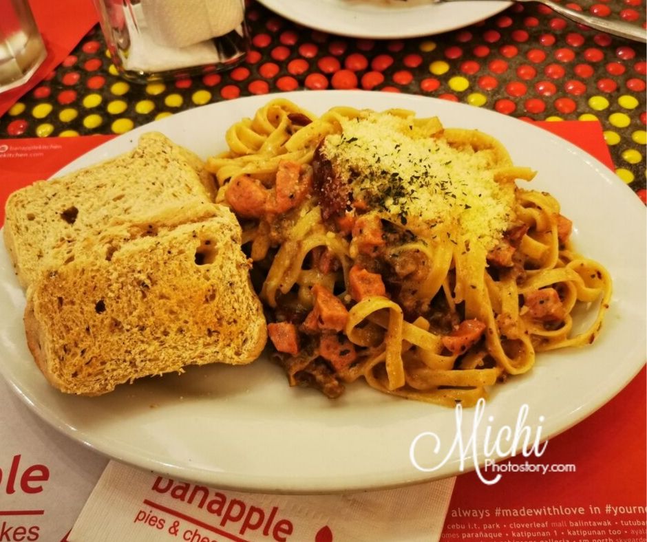 Michi Photostory: Lunch at Banapple Pies & Cheesecakes