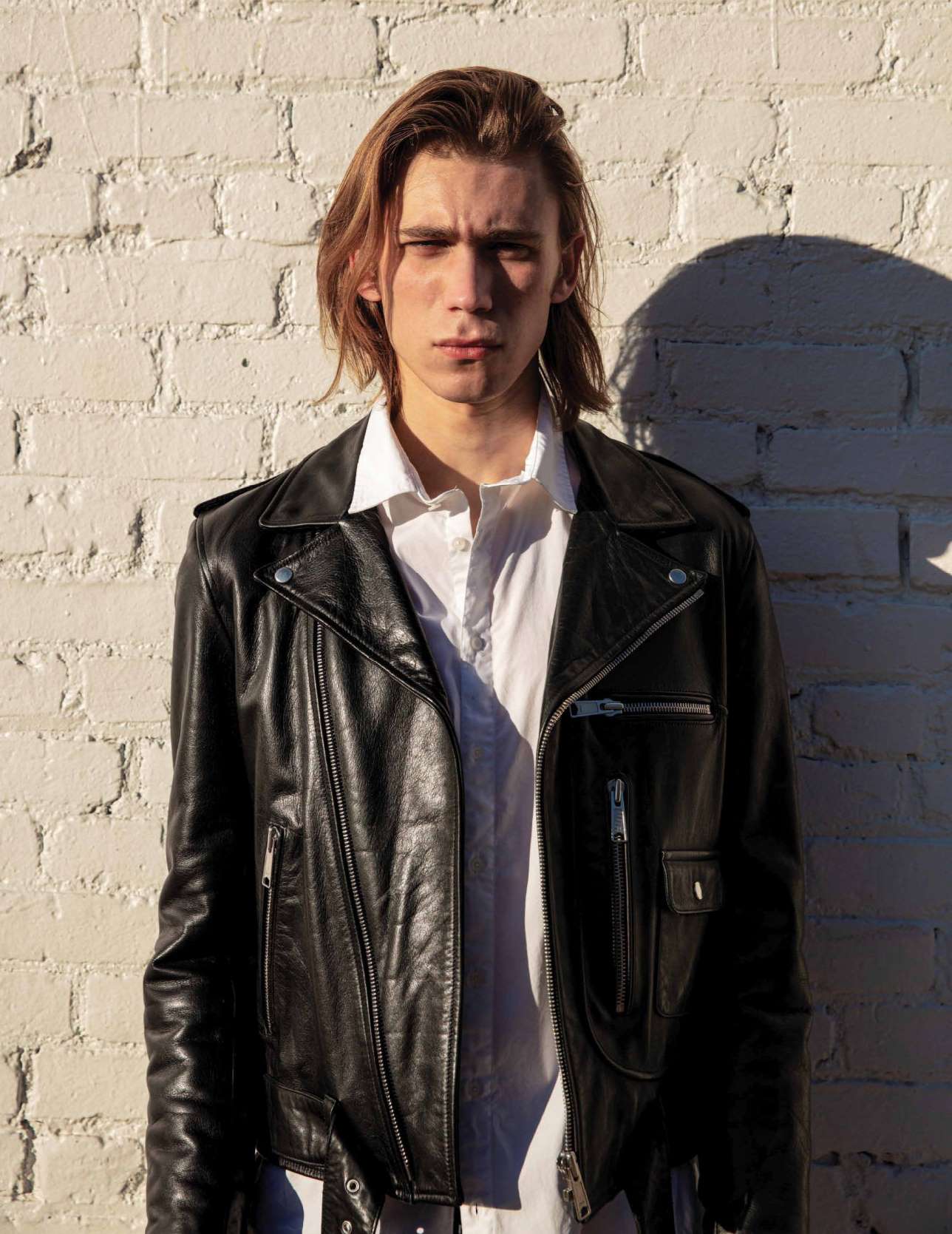 Owen Teague, actor de "The Stand" posa para DA MAN Magazine en fotos de ...