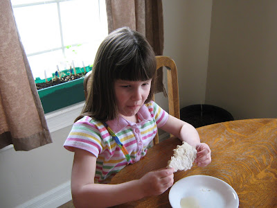 Almost Unschoolers: Matzah Bread a la The Little Red Hen