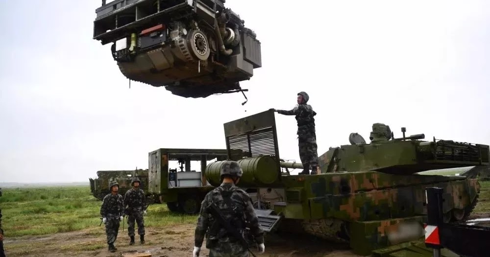 China Defense Blog: Hi-res Photo Of The Day: Type99 MBT field maintenance