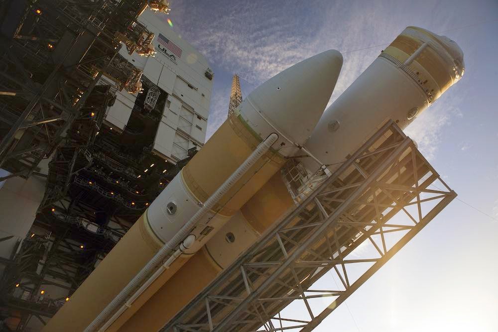 Suburban spaceman: ULA Delta 4-Heavy booster is lifted atop Cape ...