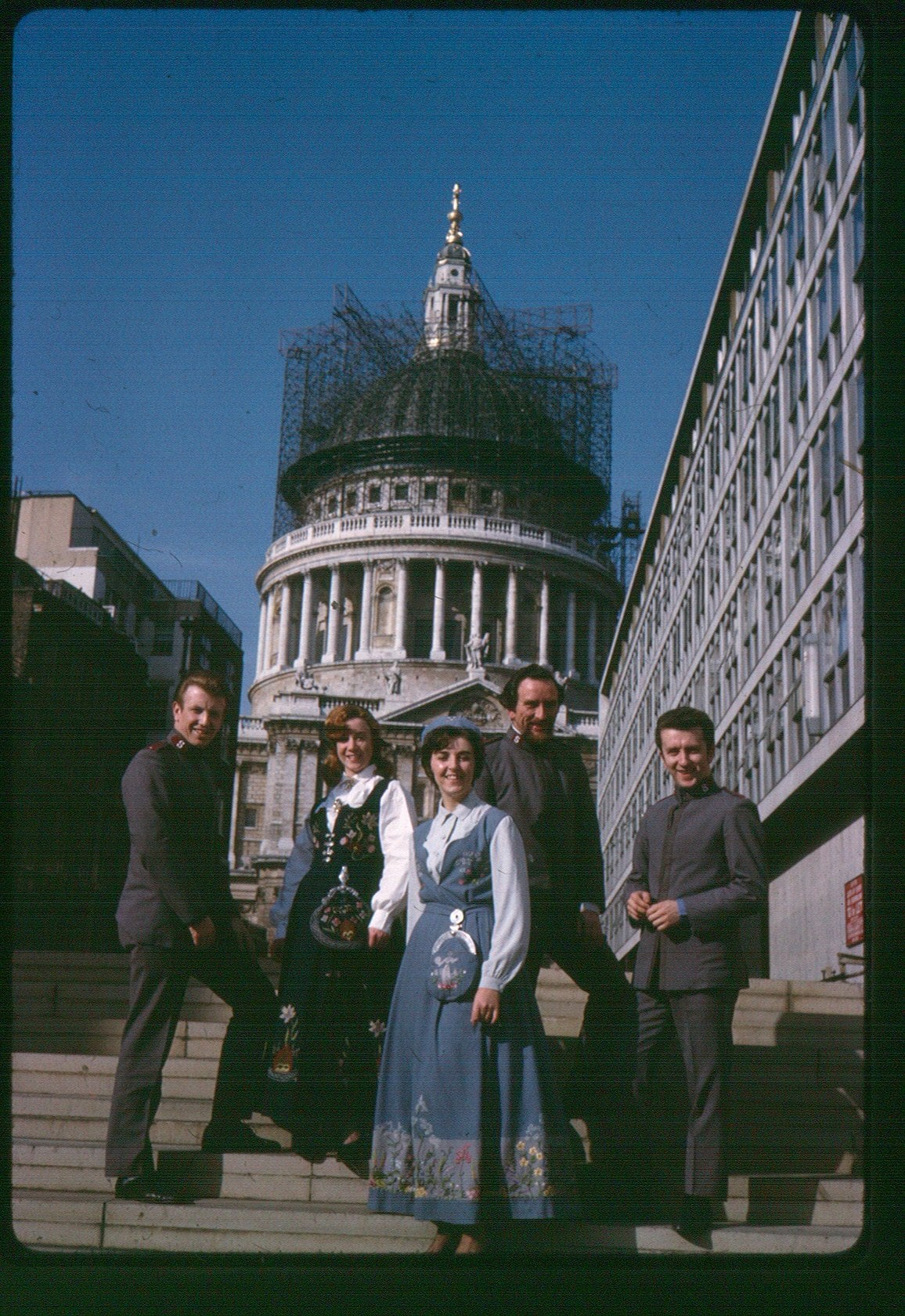 Paulo Franke: 25 Desenho VIP JOY WEBB que conheci