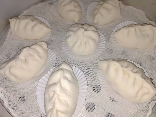 Cooking Pleasure: STEAMED PAUS-HAND KNEAD PAU SKIN