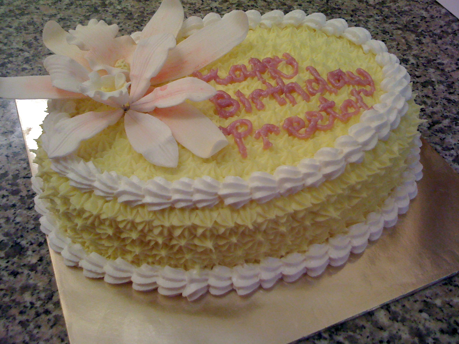 CAKE CUPBOARD: Celebratory Cakes - small 1kg cakes.