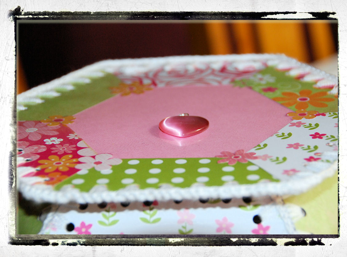 TiramiSue: VINTAGE STYLE HANKY BOX