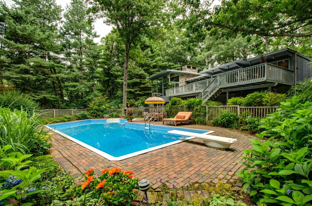 Muppet Stuff: Jim Henson's Former Home for Sale!