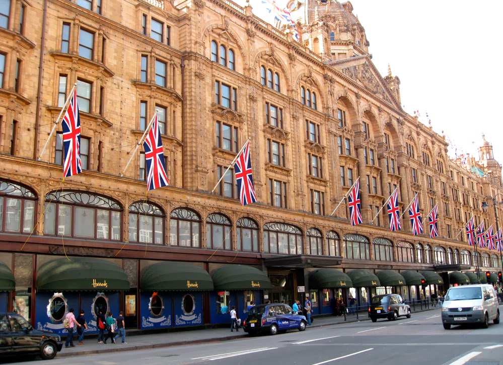 Traveling Around Great Britain: Harrods - Luksusowy Dom Towarowy