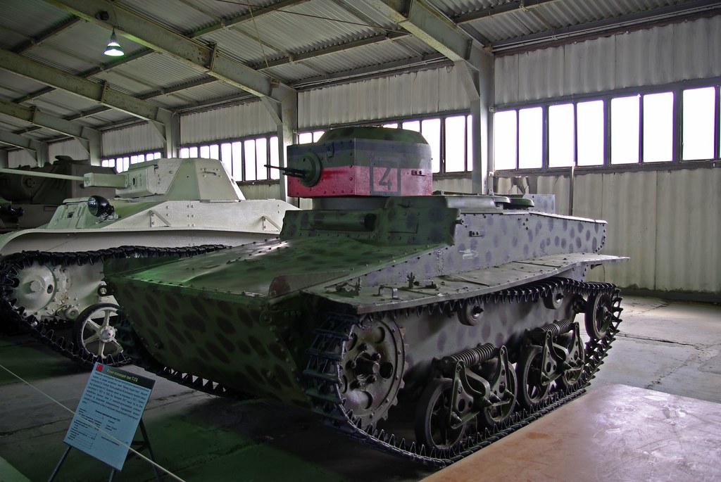 MILITER DAN ALUTSISTA, INDONESIA DAN DUNIA: Tank Ringan Amfibi ...