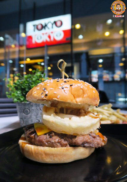 THE PICKIEST EATER IN THE WORLD: THE TOKYO TOKYO WAGYU BURGER ...