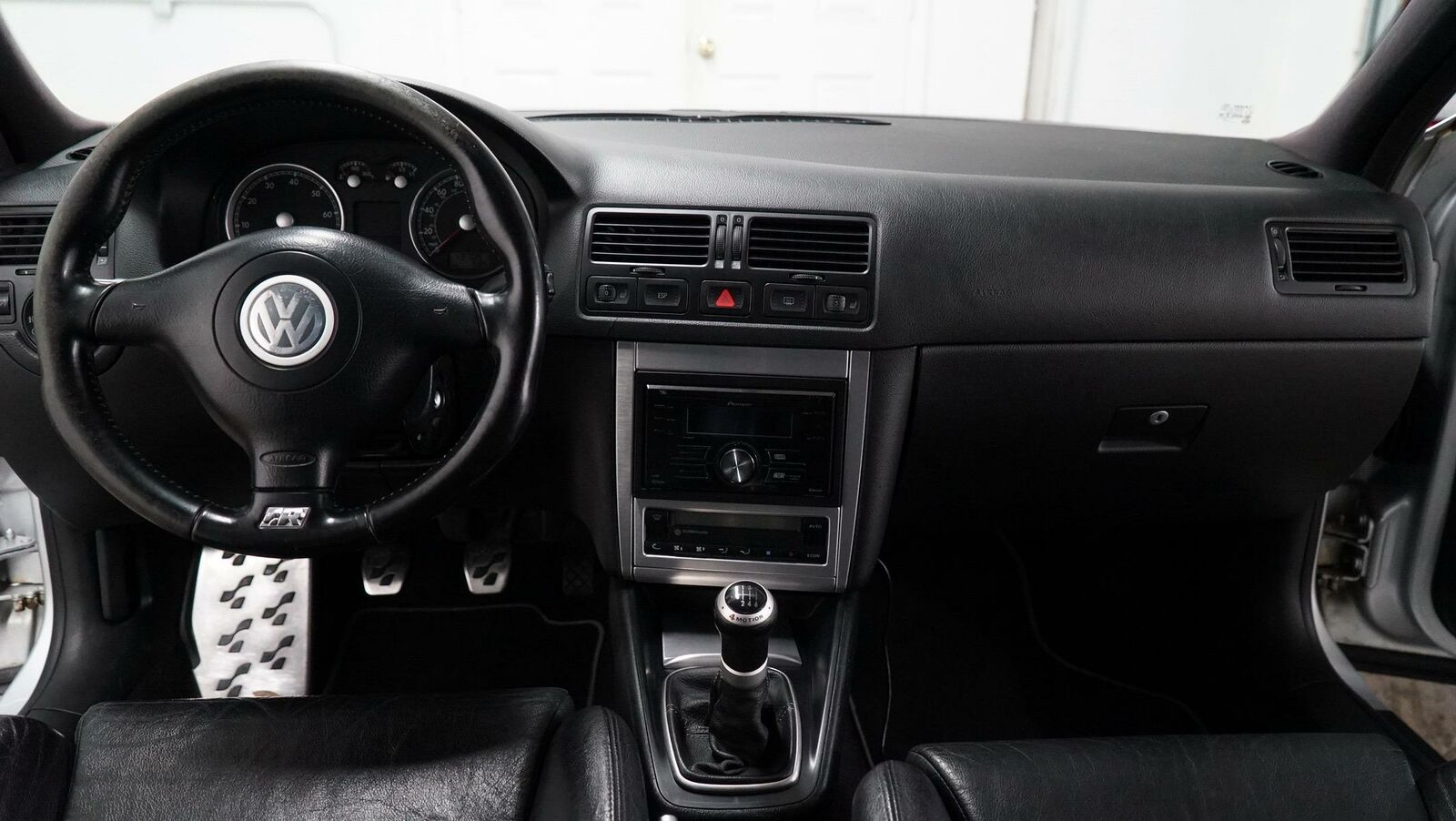 Syncro de Mayo: 2004 Volkswagen R32 - DailyTurismo