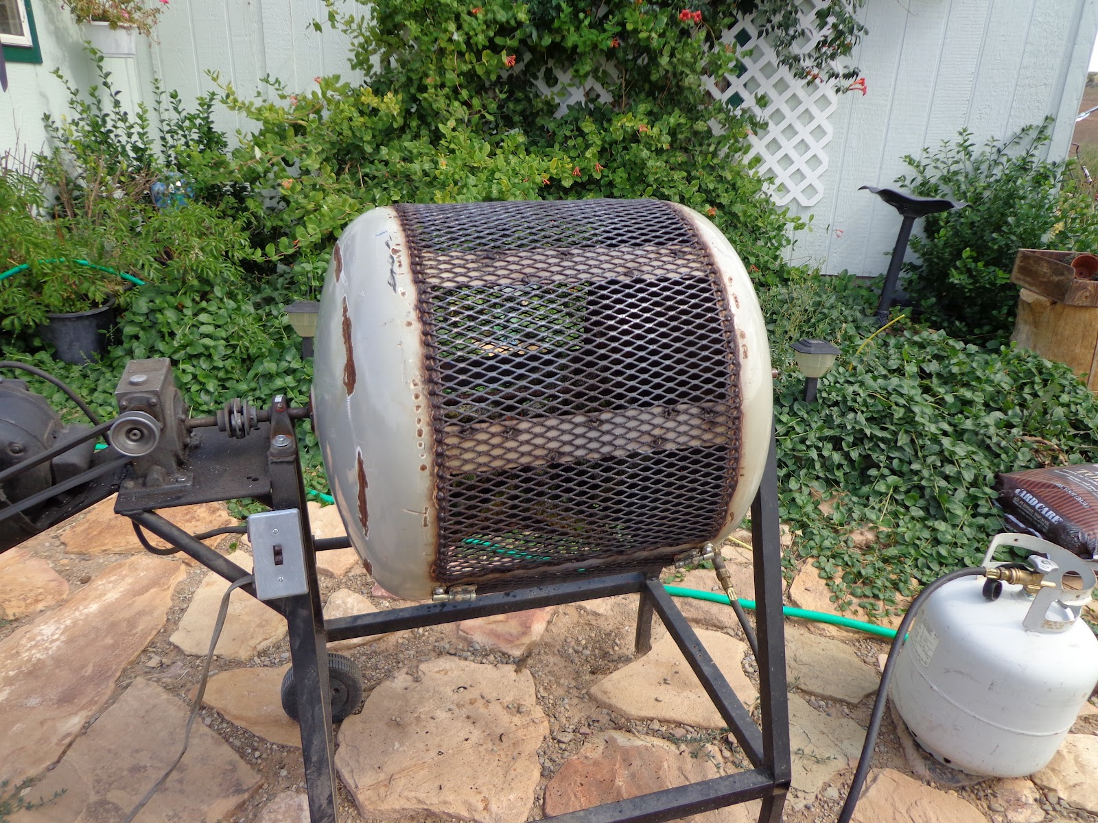 Frugal Living on the Watkins Ranch: Roasting Green Chili