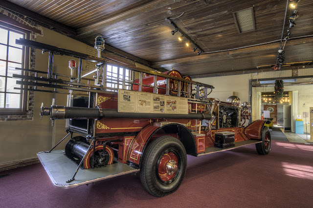 Hyperblogal: Ahrens Fox Fire Engine