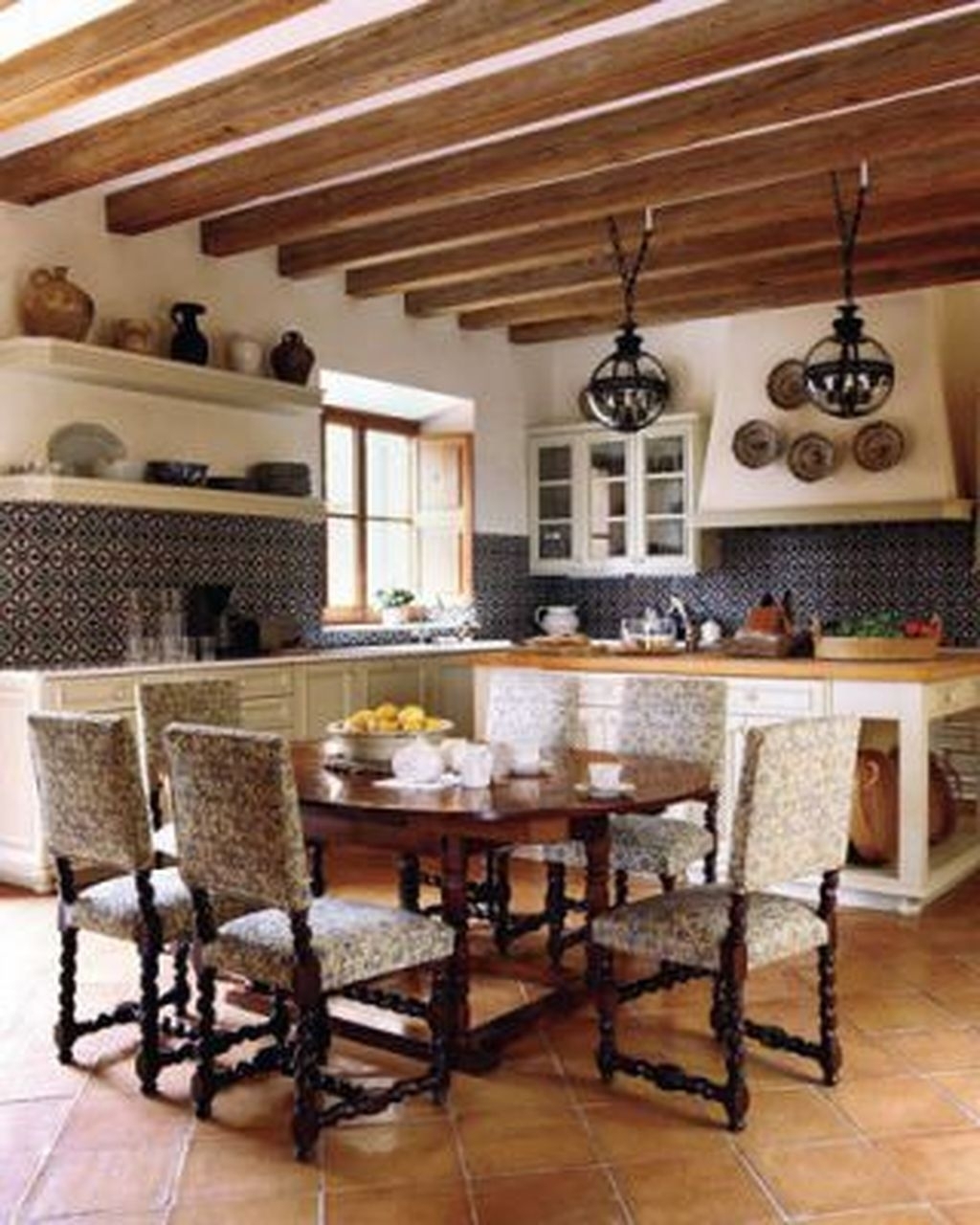80+ Stunning Spanish Kitchen Decor Ideas | ARA HOME