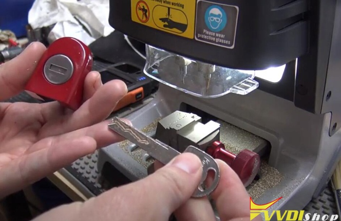 Dolphin XP005 Cut VW HU66 AKL on Key Tool Max | Xhorse VVDI Tools ...