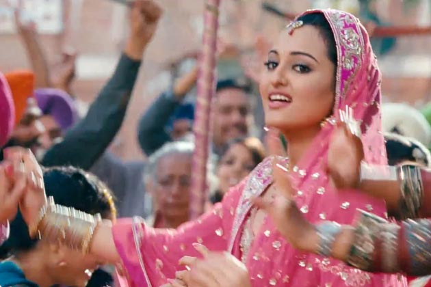 Movies Blog: Photos of Hot Sonakshi Sinha in Son Of Sardaar