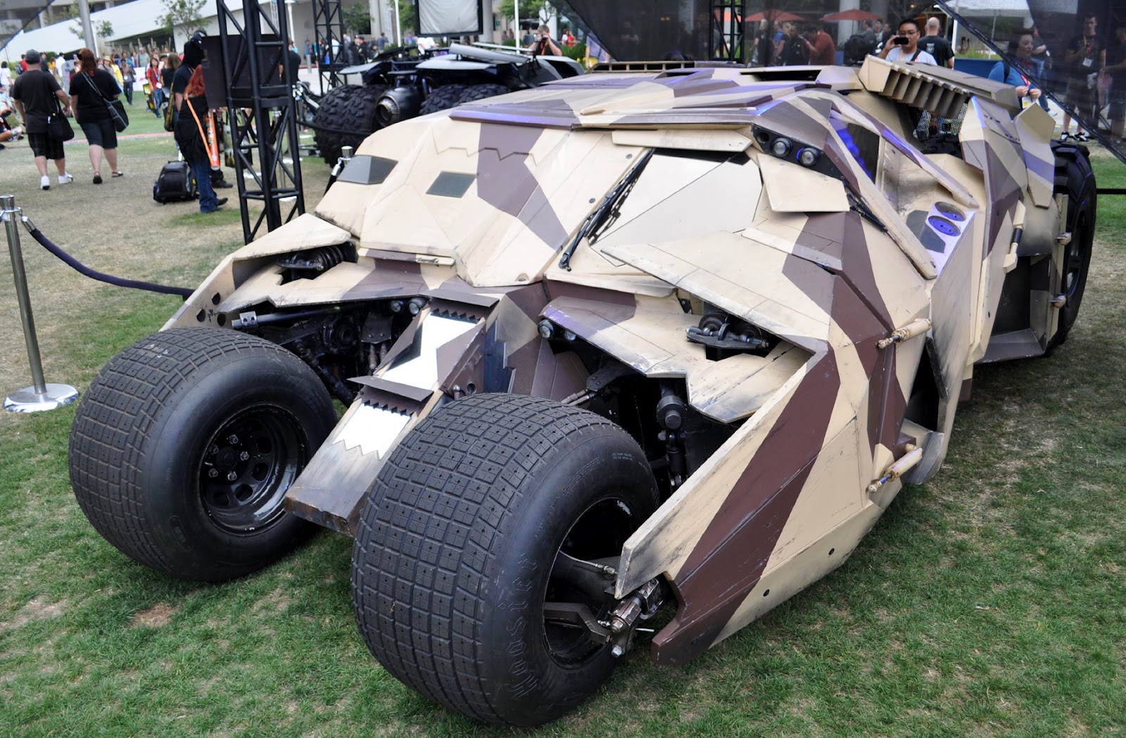 The Camouflage Tumblr Batman vehicle at Comic Con, but a Comic Con ...
