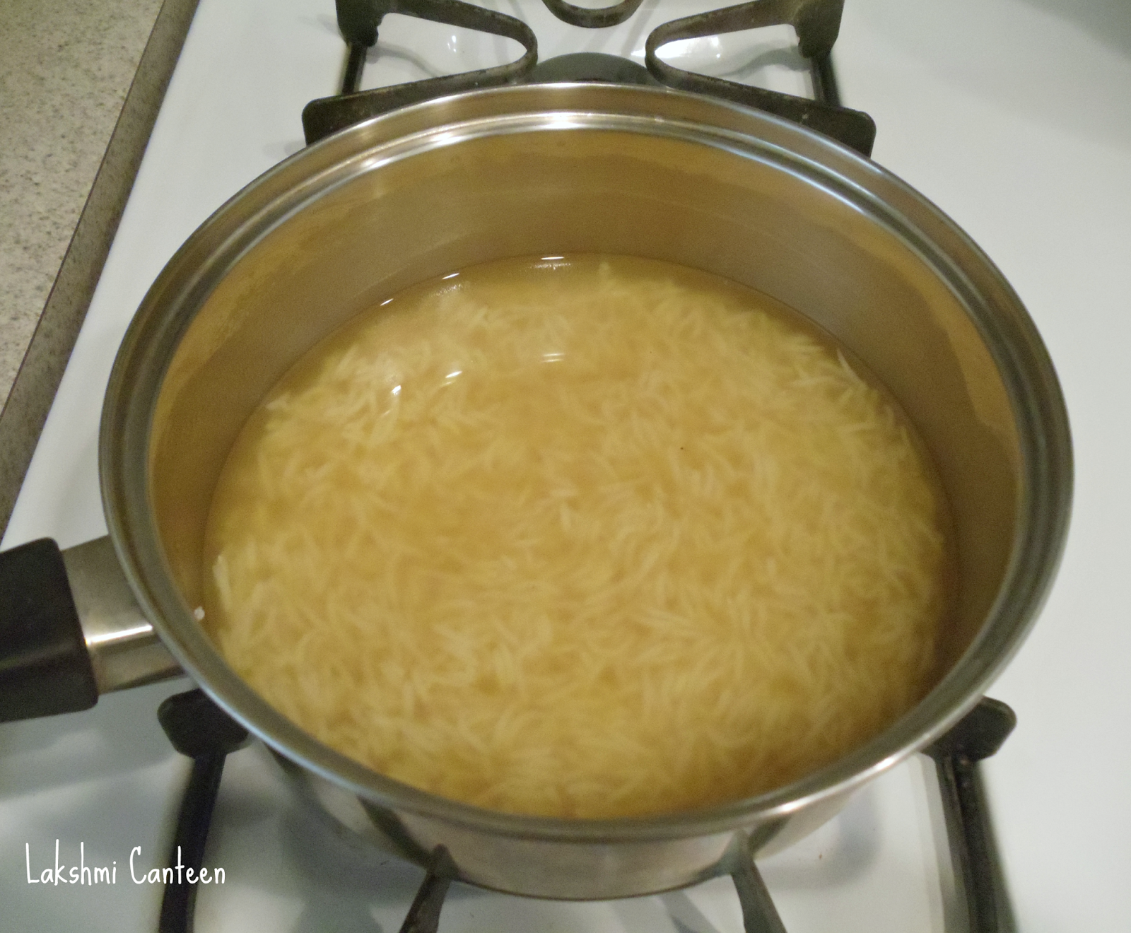 Lakshmi Canteen: Tandla Godshe (Rice Payasam)