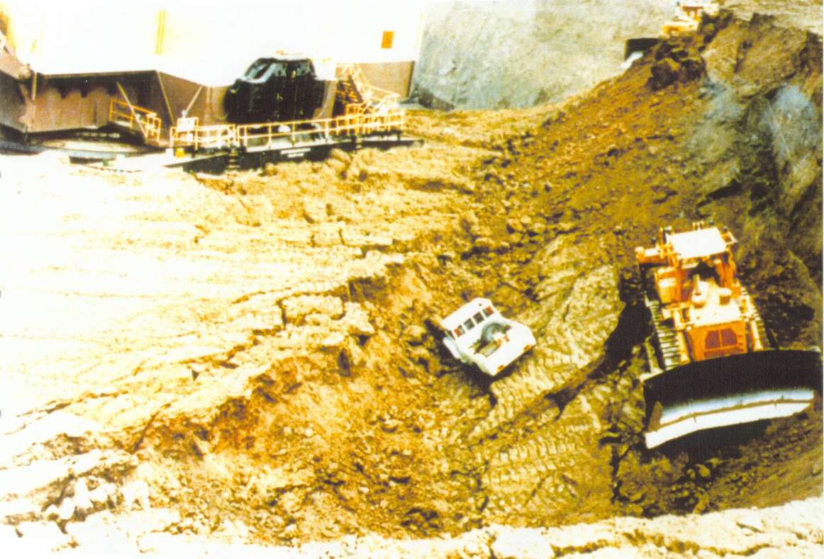 Mining Mayhem: Dragline Bench Failure