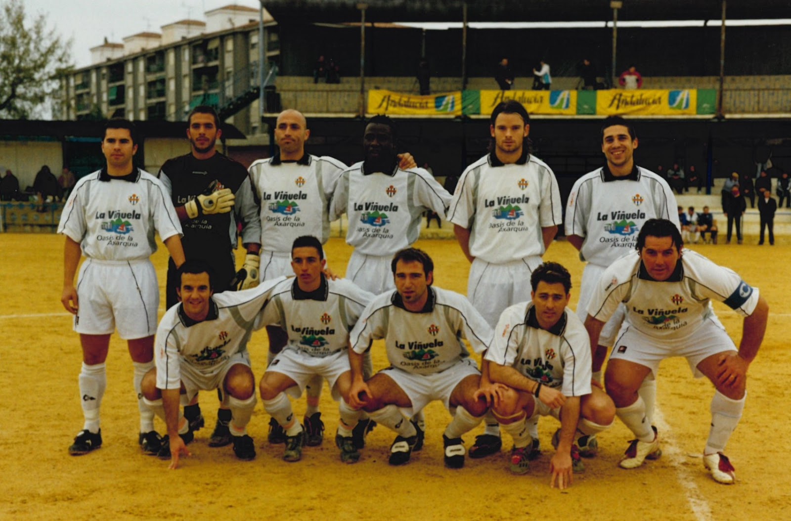 VELEZEDARIO: IVÁN CABELLO CUELGA LOS GUANTES