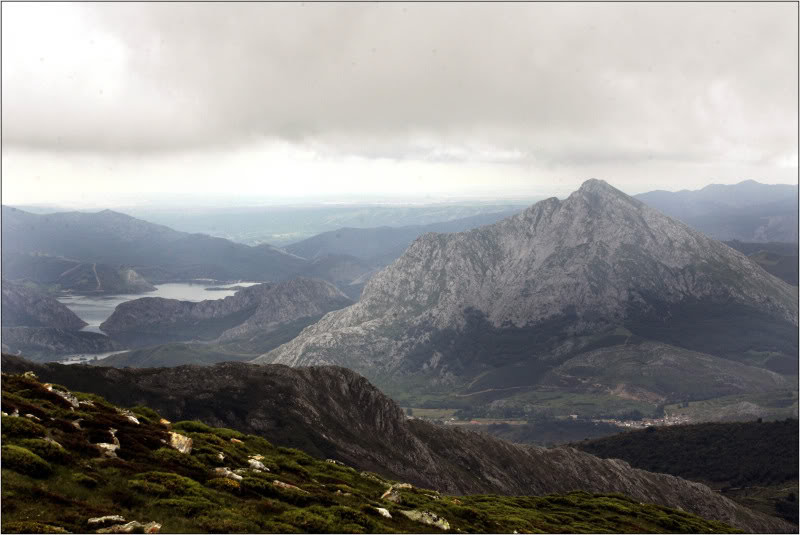 Nuestras montañas.: Picu Lago 2.007 mts. Desde el puerto de Las Señales.