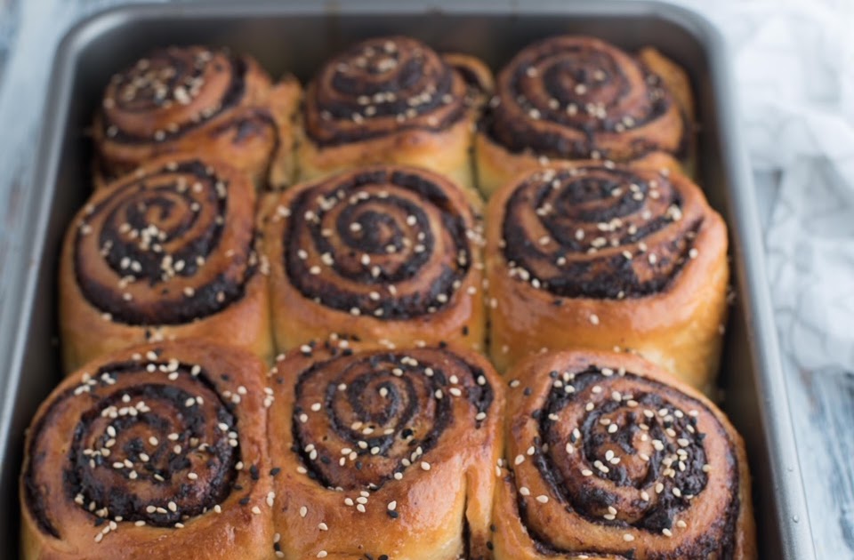 Starbooks: CHOCOLATE TAHINI BABKA BUNS