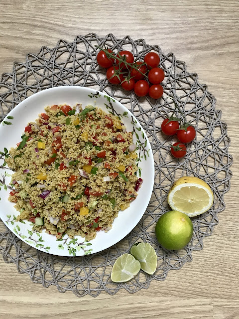Tabulé *tabbouleh* ensalada de cuscús y verduras