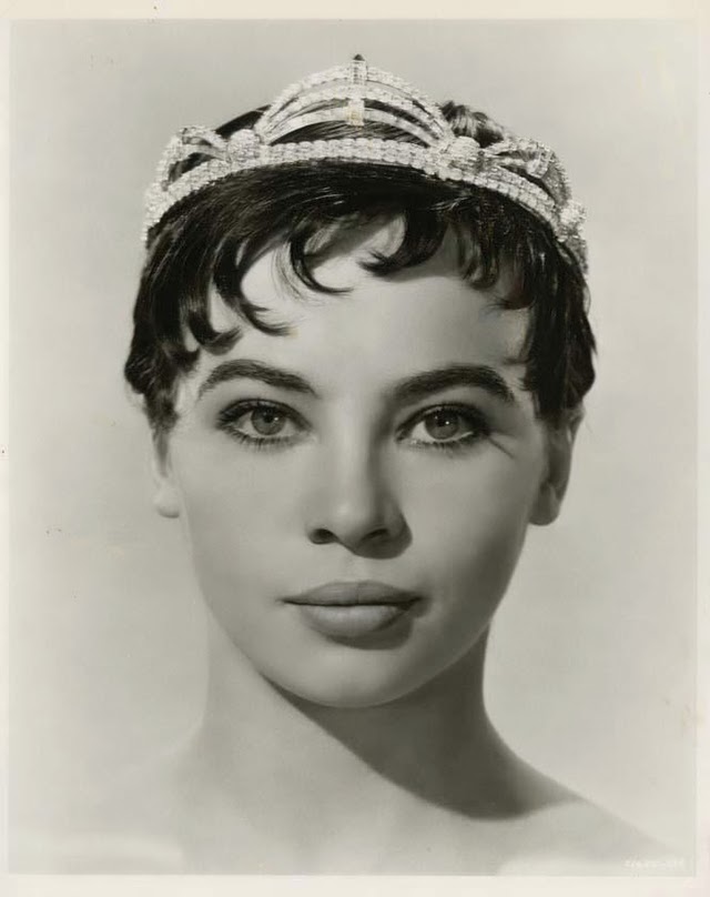 Beautiful Black and White Portraits of Leslie Caron From the 1950s and ...