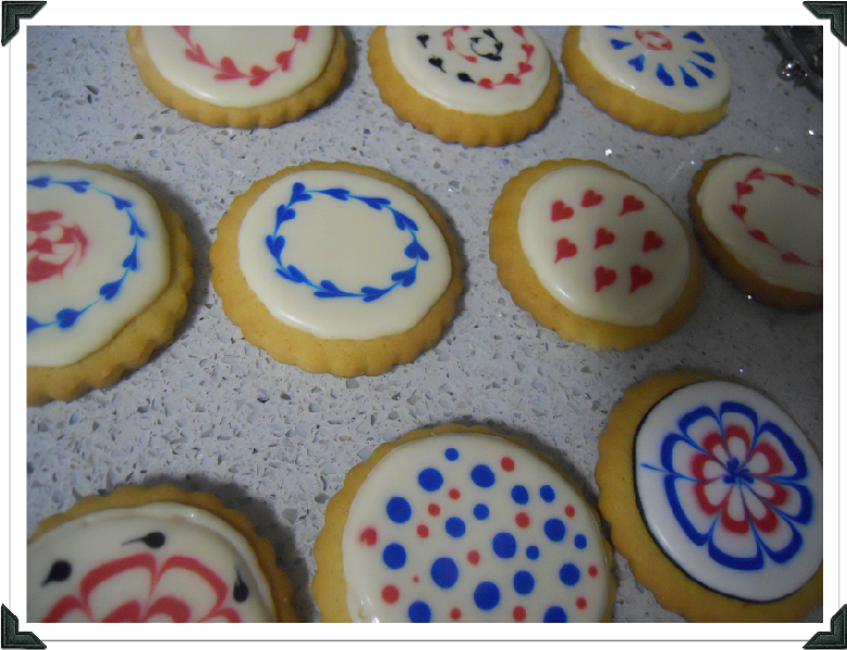 Cupcakes Adictos: Galletas decoradas con técnica de marmolado
