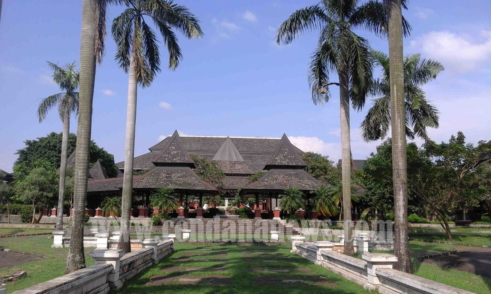 Padepokan Pencak Silat Taman Mini - Perumperindo.co.id