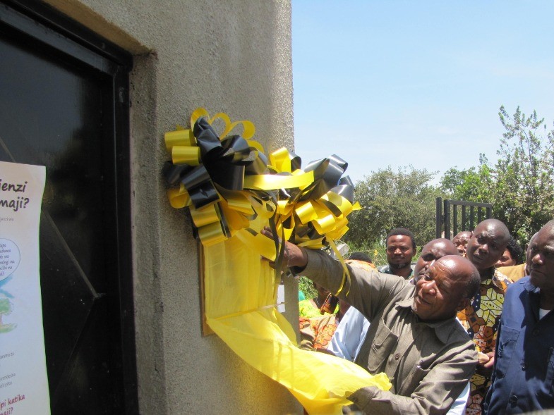 DC IRAMBA AIPONGEZA WIZARA YA MAJI - MICHUZI BLOG