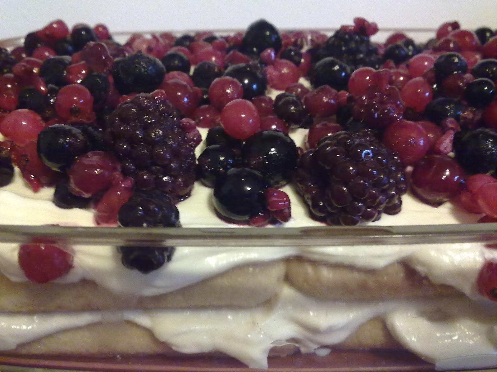 Ella's Kitchen: Tiramisu cu fructe de padure