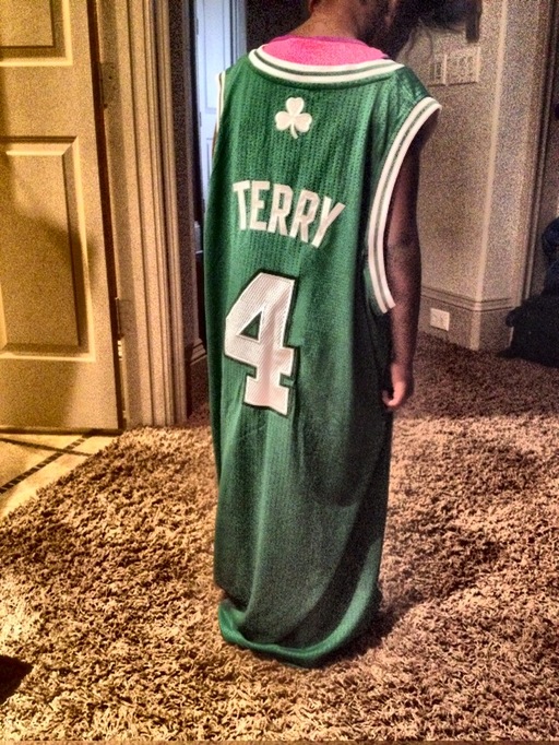 Jason Terry's Daughter Wearing His New Celtics Jersey! ~ Wreckamic's Blog