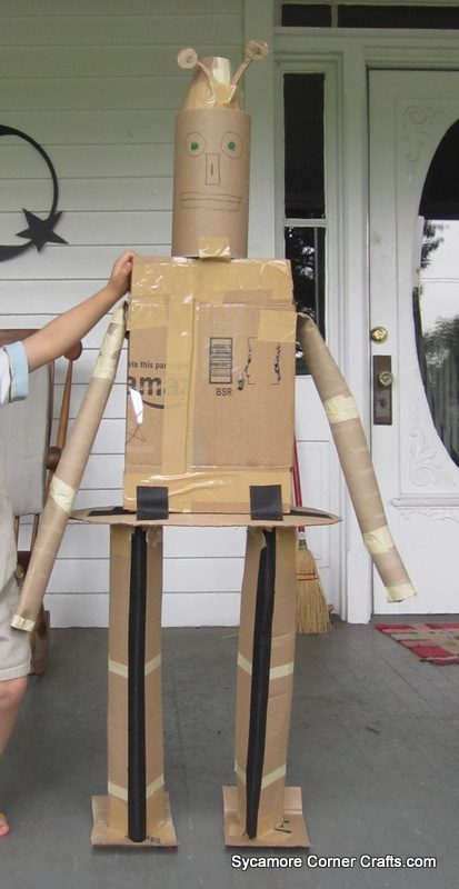 Sycamore Corner Crafts: Giant Robot from Cardboard