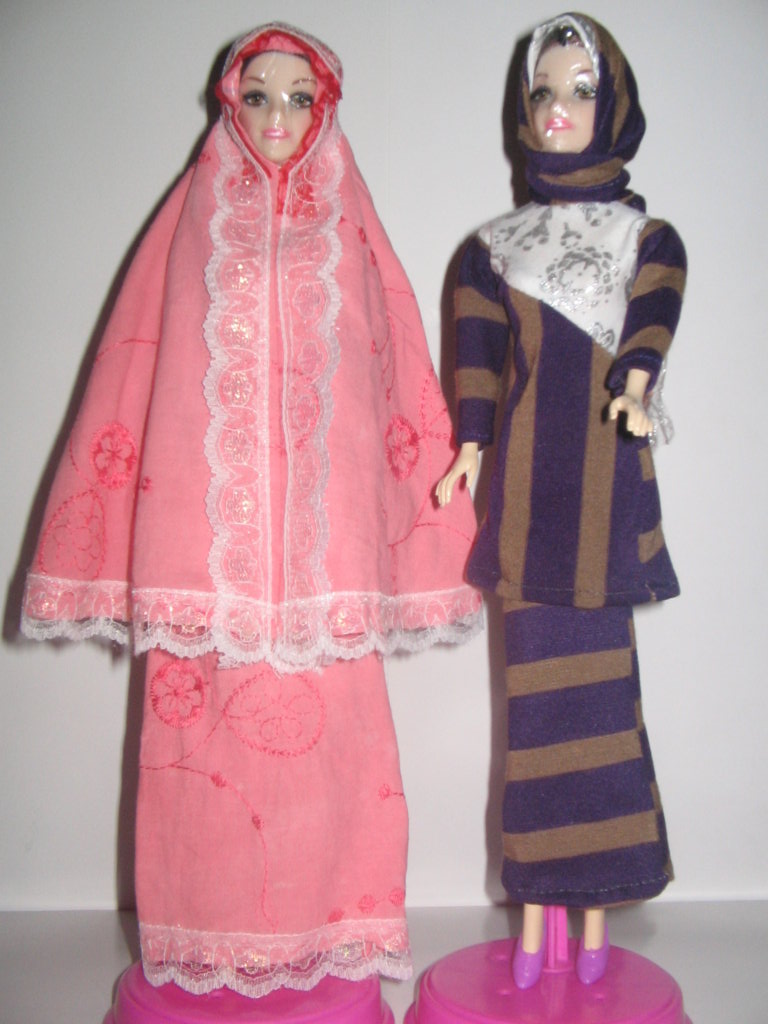 Boneka Barbie + Baju - www.rieriecollection.blogspot.com