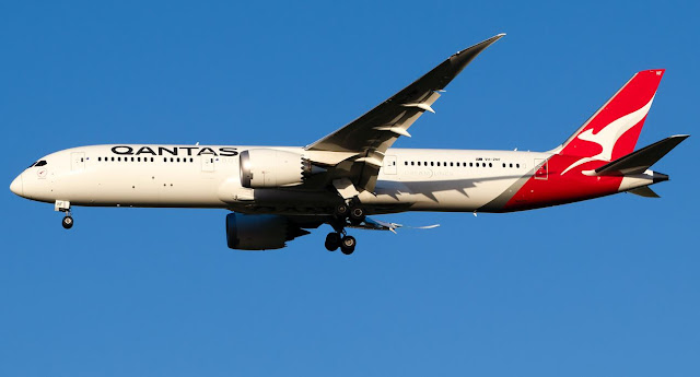 Qantas Flight QFA10 / QF10 London to Perth VH-ZNF - Qantas Flight ...