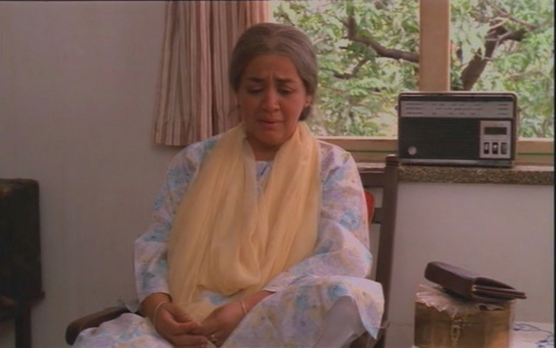 Watching Asia Film Reviews: Mammo (1994) [Film Review]