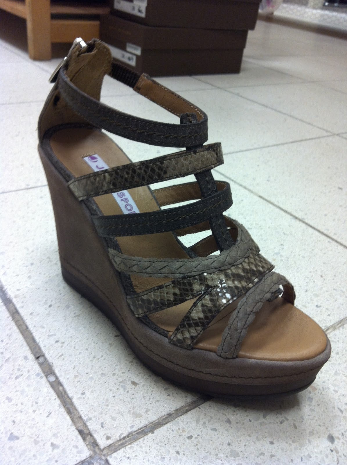 Shoe Grits: JANET & JANET Italian Shoes