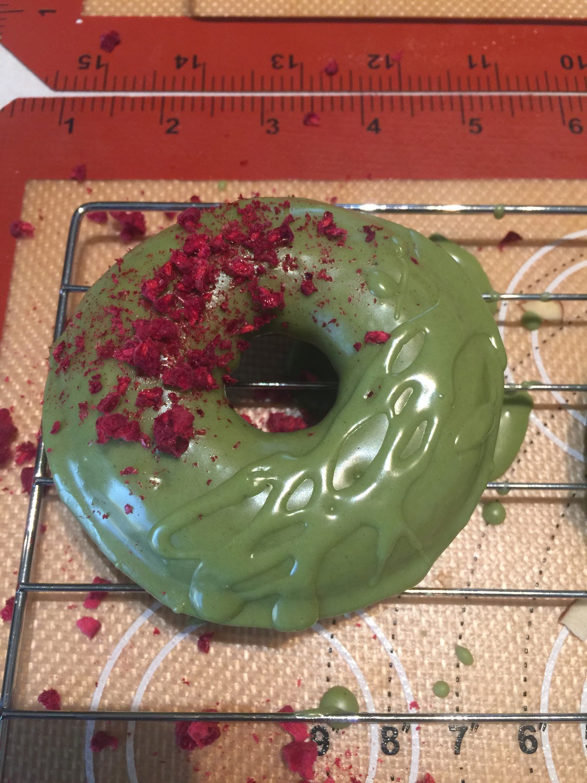 JasmineRichelleBakes: Matcha Donuts