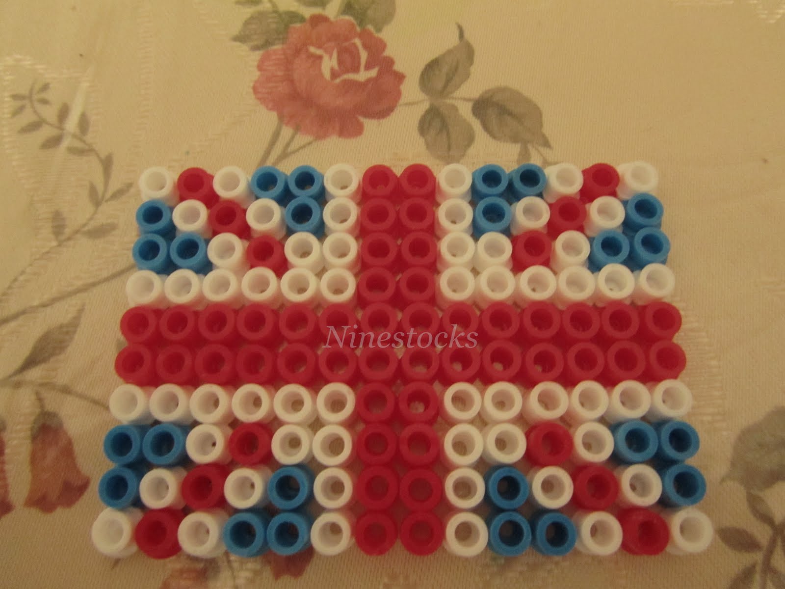 Cheap deals running around NineStocks: Pyssla Beads DIY