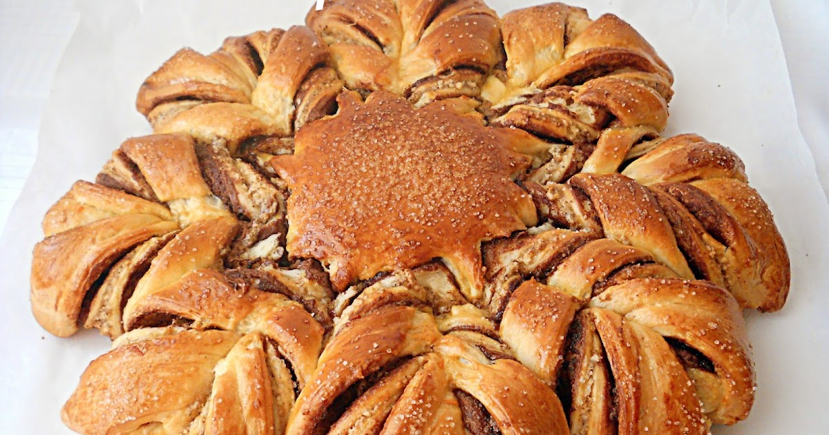 Arome si culori : Cozonac floare cu nutella