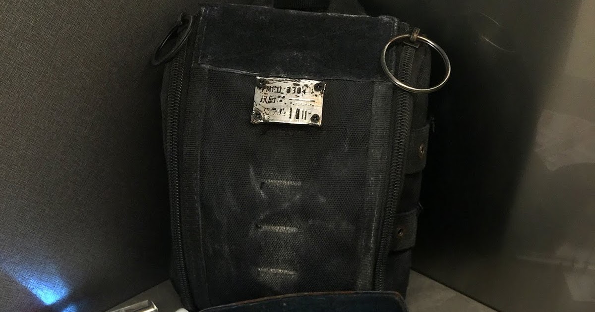 Blade Runner: 2049 Sapper's Medical Kit, Vintage Eye Glasses, Scalpel ...