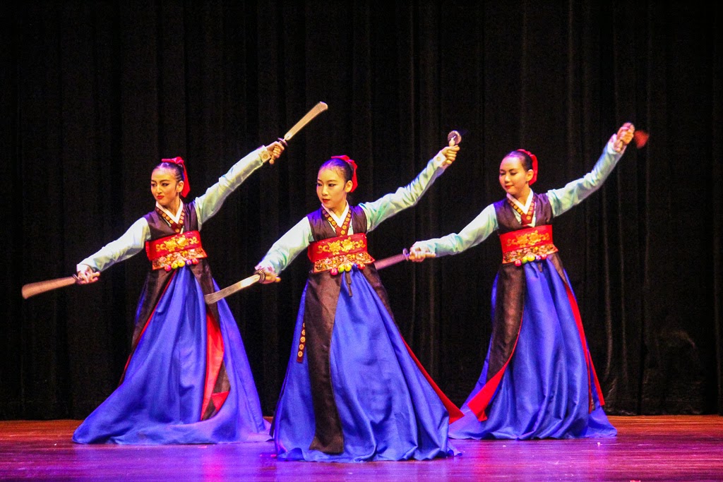 Enderle Travelblog: Traditional Korean Dance - Geommu