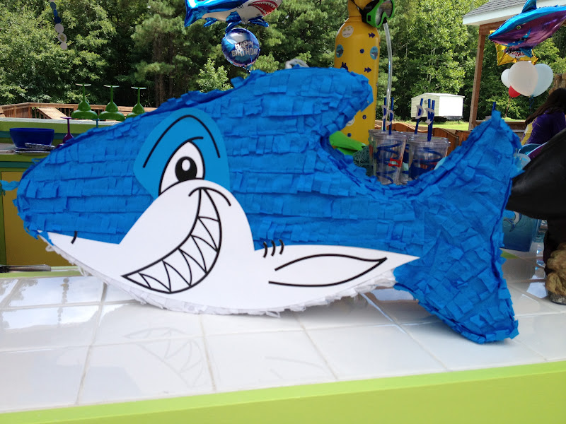 Love this piñata!!! found here: http://www.flipflopsandpoptarts.com ...