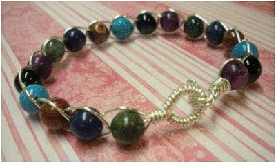 Two Easy Wire Wrapped Bangle Tutorials to Try / The Beading Gem