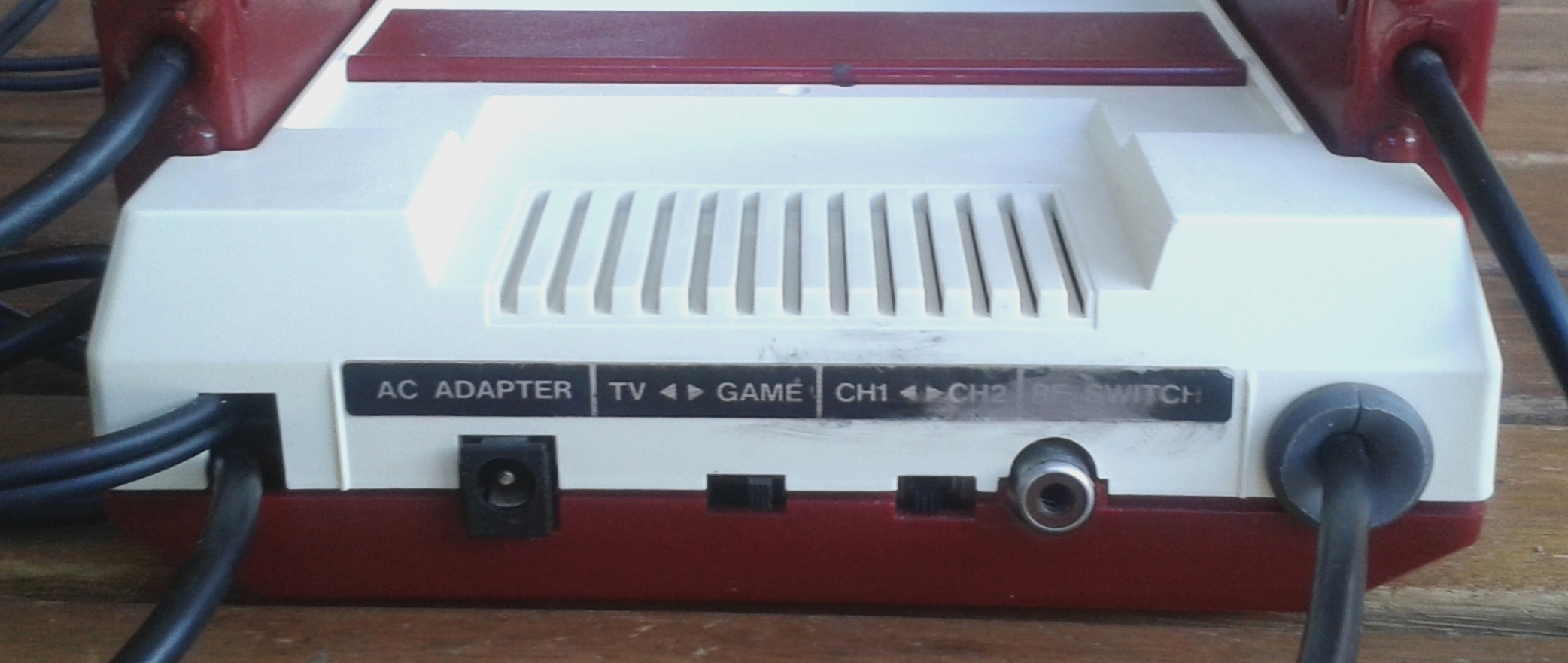 Retro Ordenadores Orty: Consola Nintendo Family Computer (Famicom) (1983)