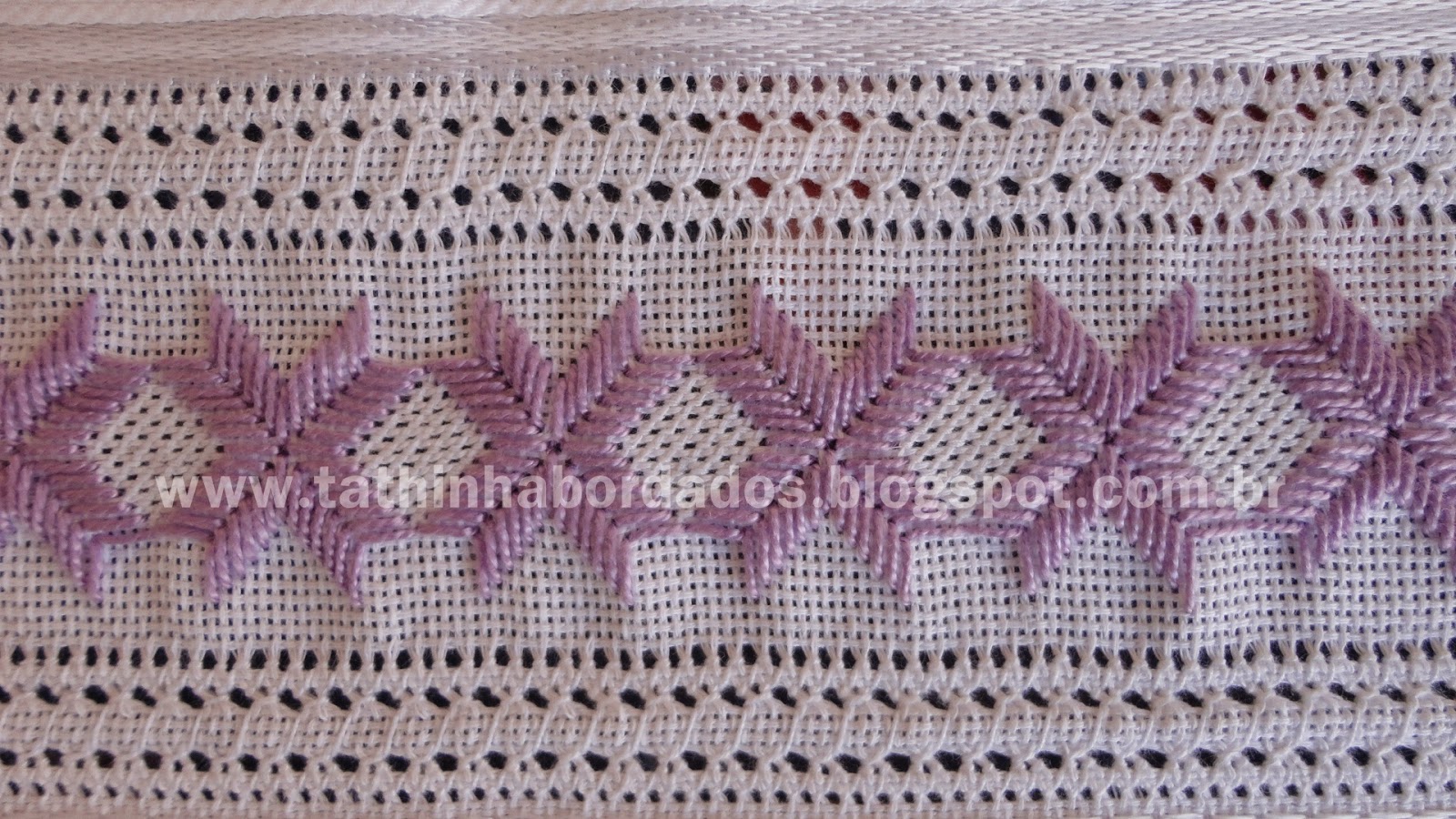 TathinhA BordadoS VariadoS: TOLHA DE ROSTO FEITA EM PONTO CRIVO E ...