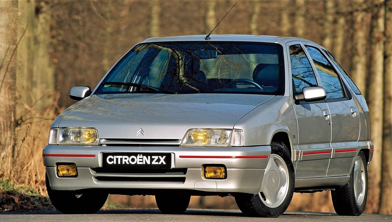 Citroën ZX: a história do excêntrico hatch que marcou os anos 90